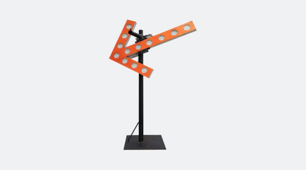 Solar Powered Flashing Arrow: Efficient and Eco-Friendly Traffic Solution